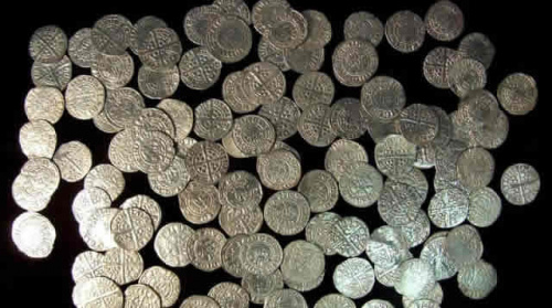 Scotland's "largest medieval coin hoard" in 200 years - Detecting Finds